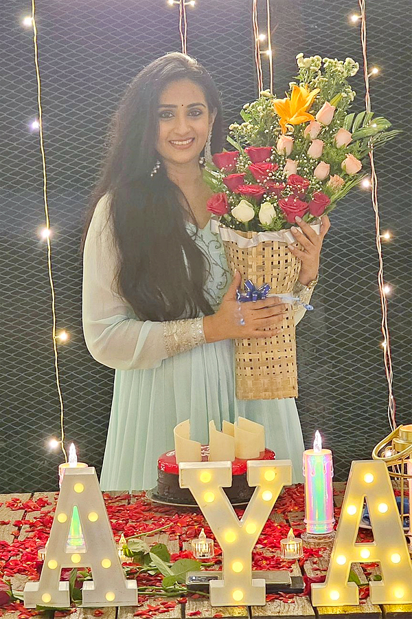 Laya Gorty : నటి లయ బర్త్ డే సెలబ్రేషన్స్ బీచ్‌లో రొమాంటిక్‌గా.. ఫోటోలు చూశారా..? (ఫోటోలు ...